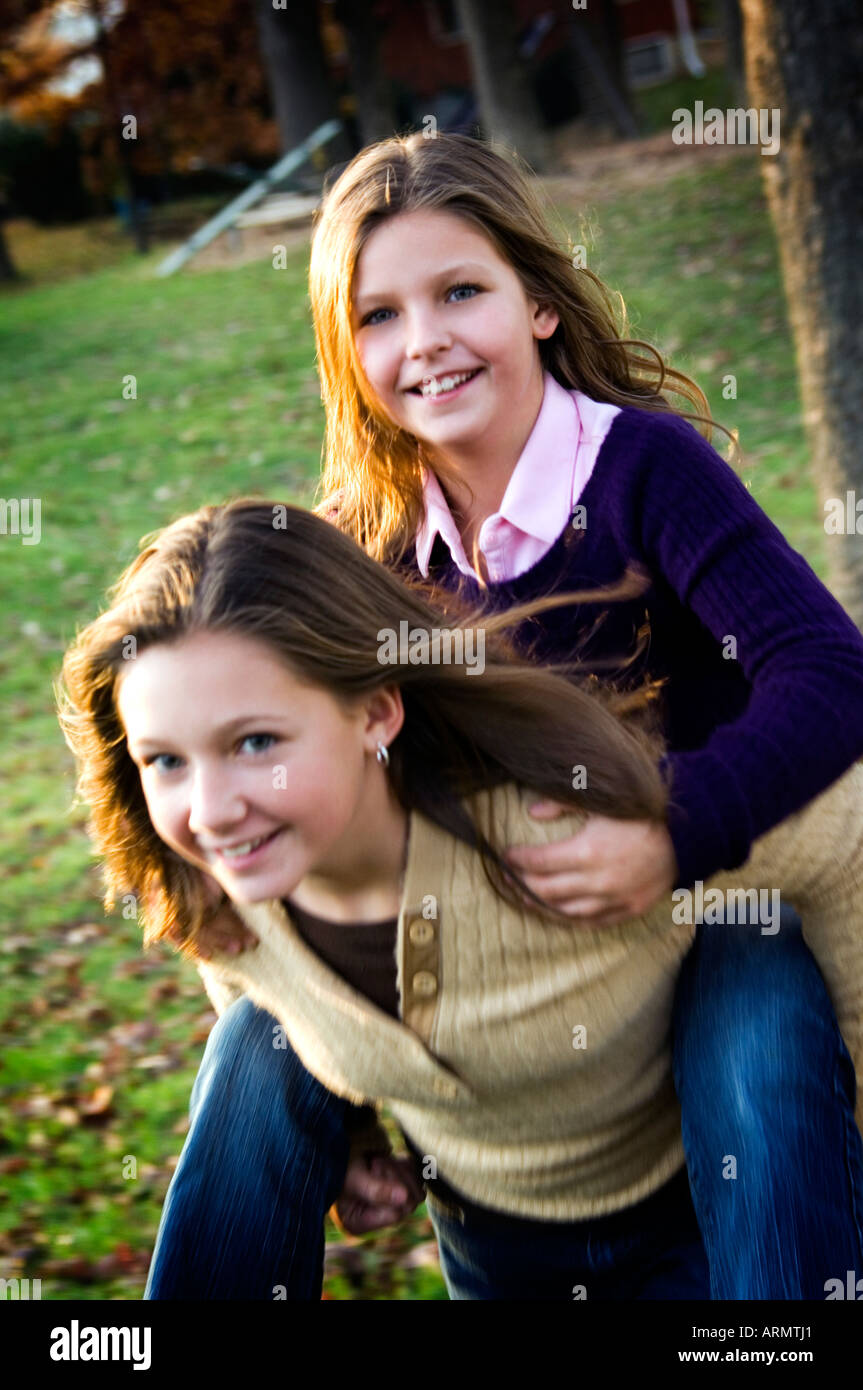 Kids playing in back yard hi-res stock photography and images - Alamy