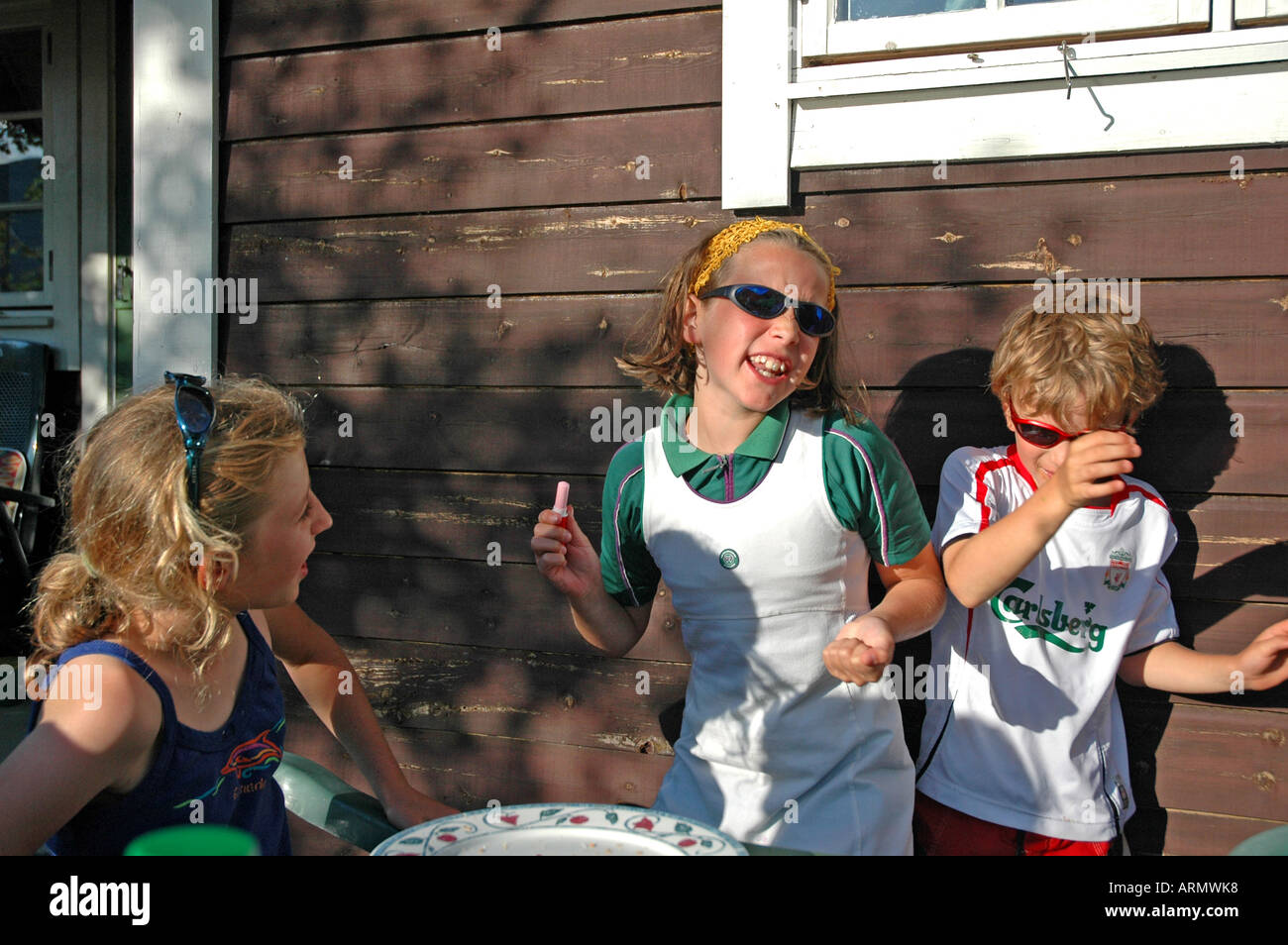 Girls mucking about hi-res stock photography and images - Alamy