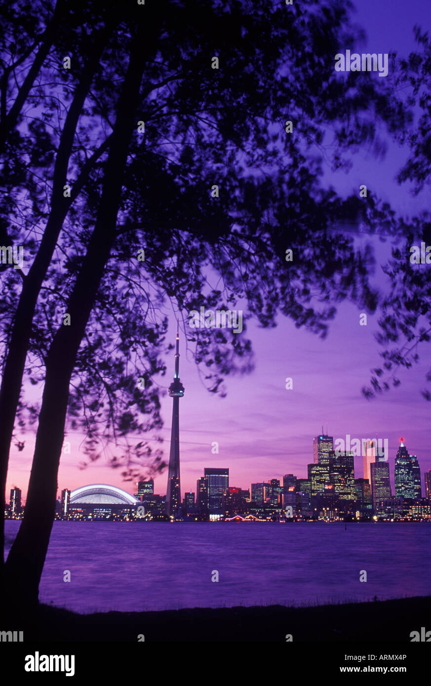 Cn tower skydome at night hi-res stock photography and images - Alamy