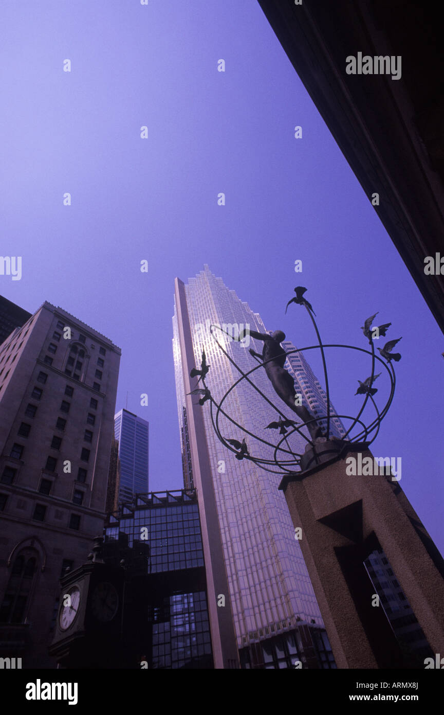Toronto monument to multiculturalism hi-res stock photography and ...