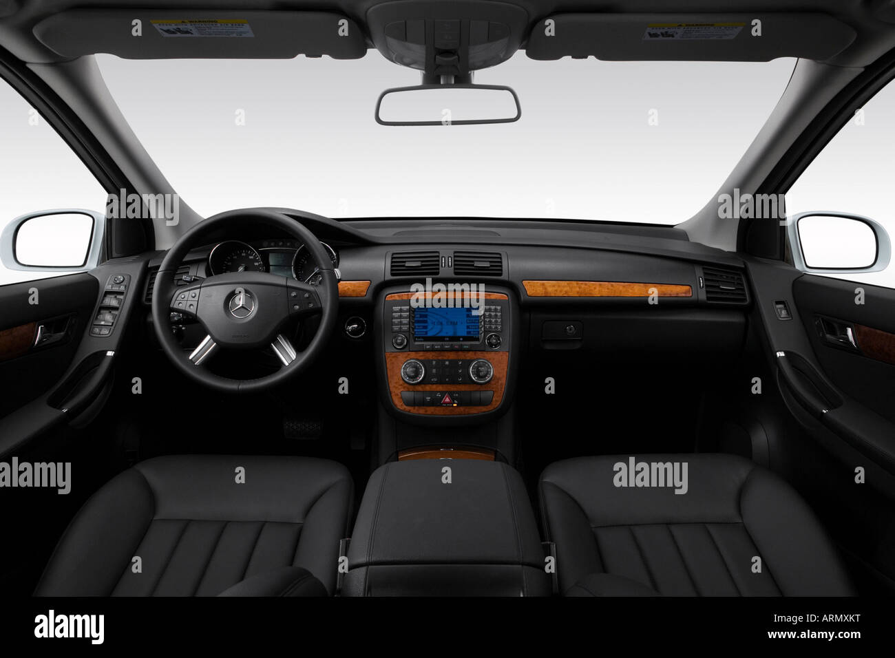 2008 Mercedes-Benz R-Class R350 in Silver - Dashboard, center console ...