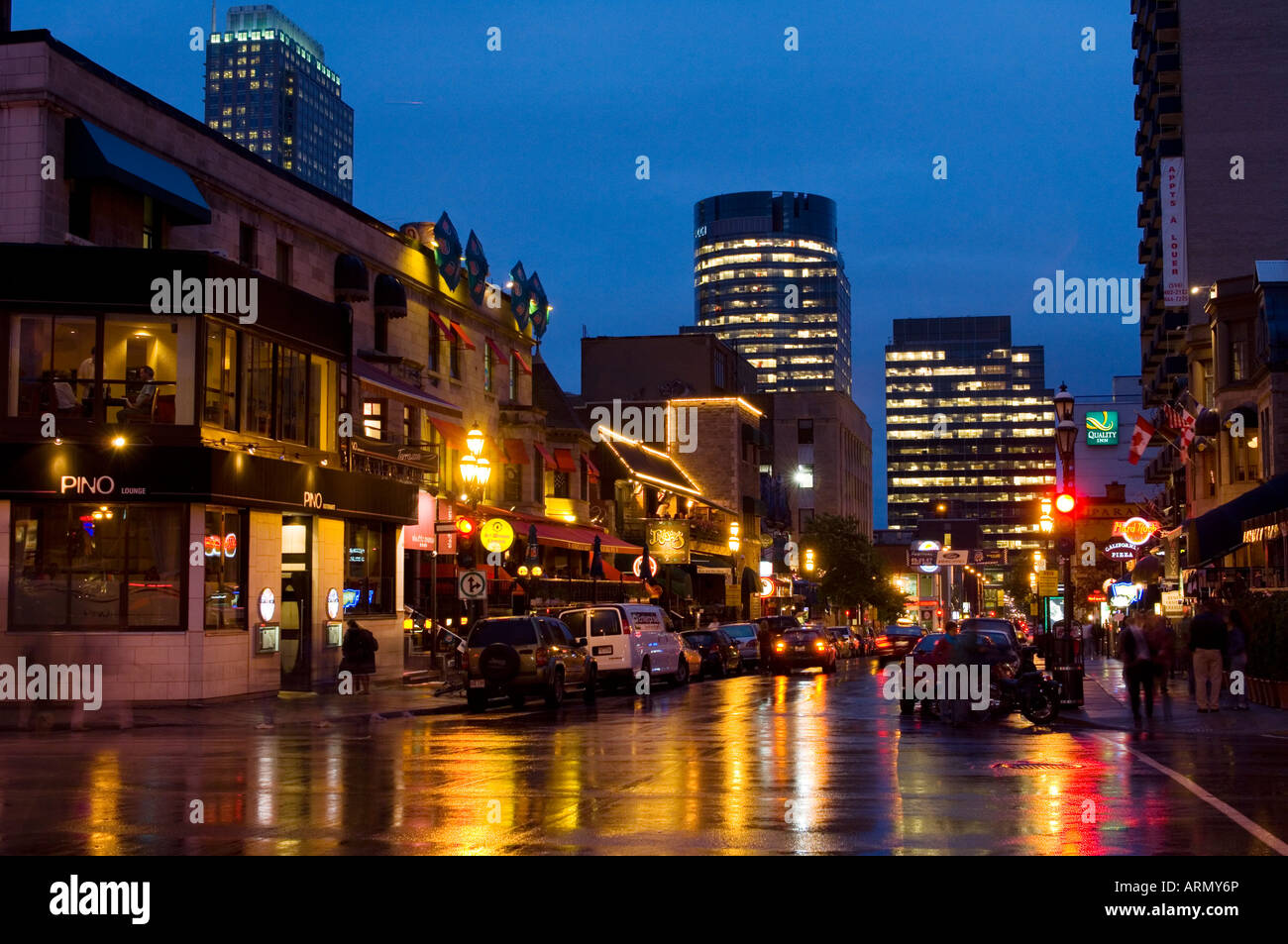 Evening along popular night life area of Crescent Street, Montreal ...