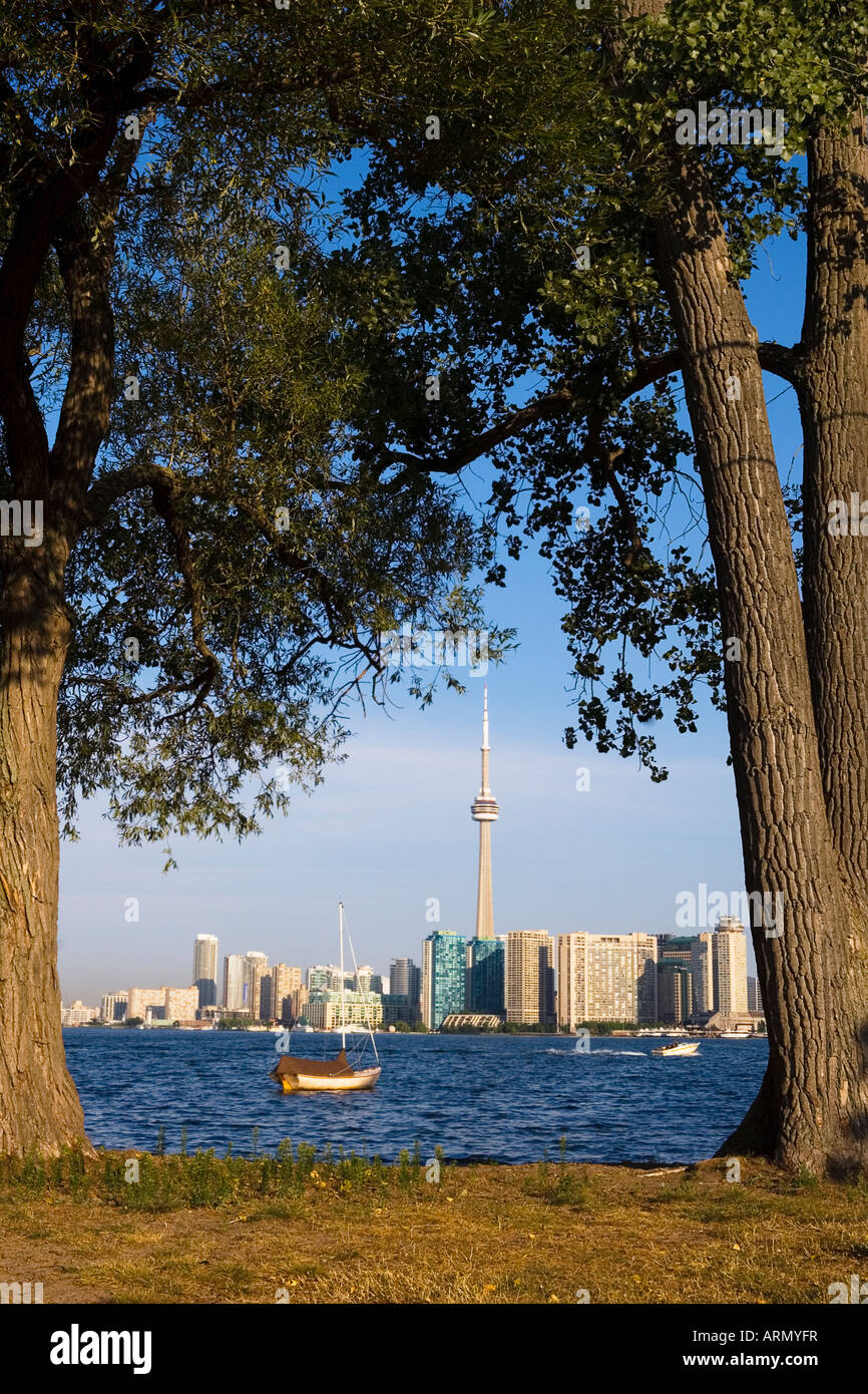 Skyline view across Lake Ontario from Toronto Islands of Toronto ...