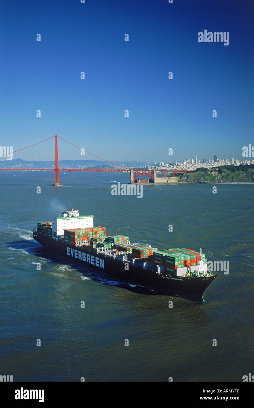 Cargo container ship leaving San Francisco Bay and Golden Gate for ...