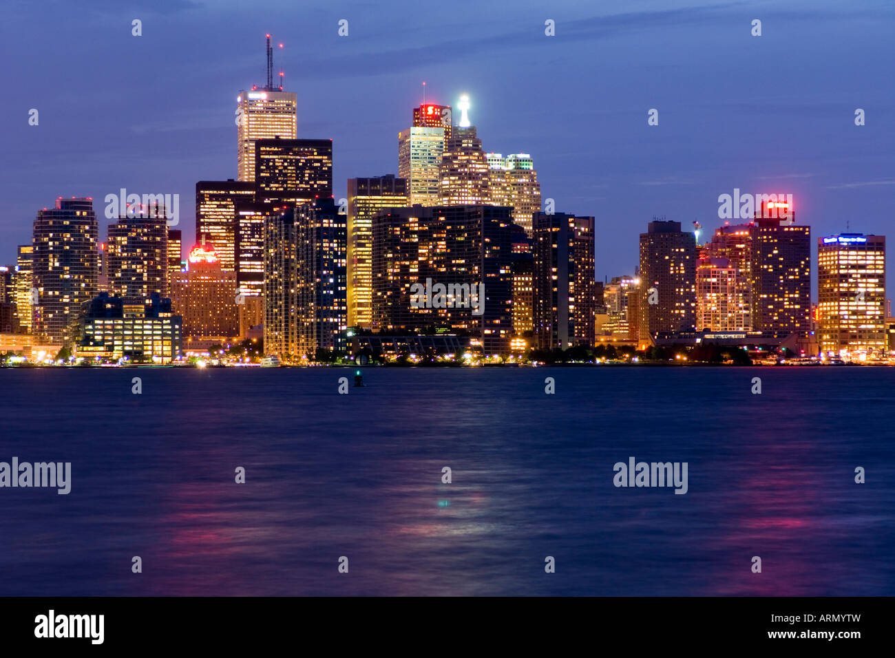 Toronto skylines at night hi-res stock photography and images - Alamy