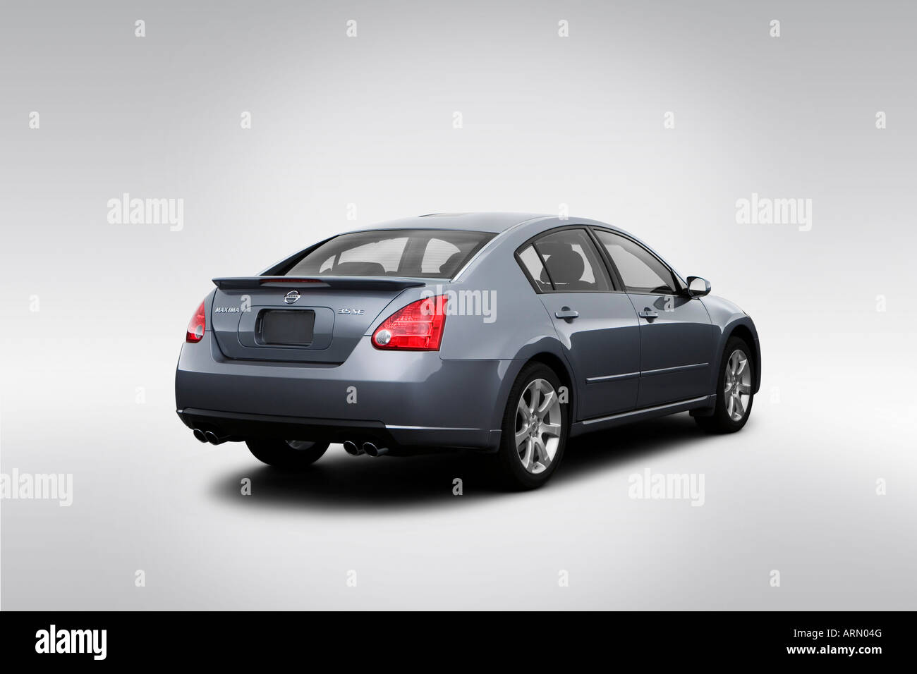 2008 Nissan Maxima 3.5 SE in Gray - Rear angle view Stock Photo - Alamy