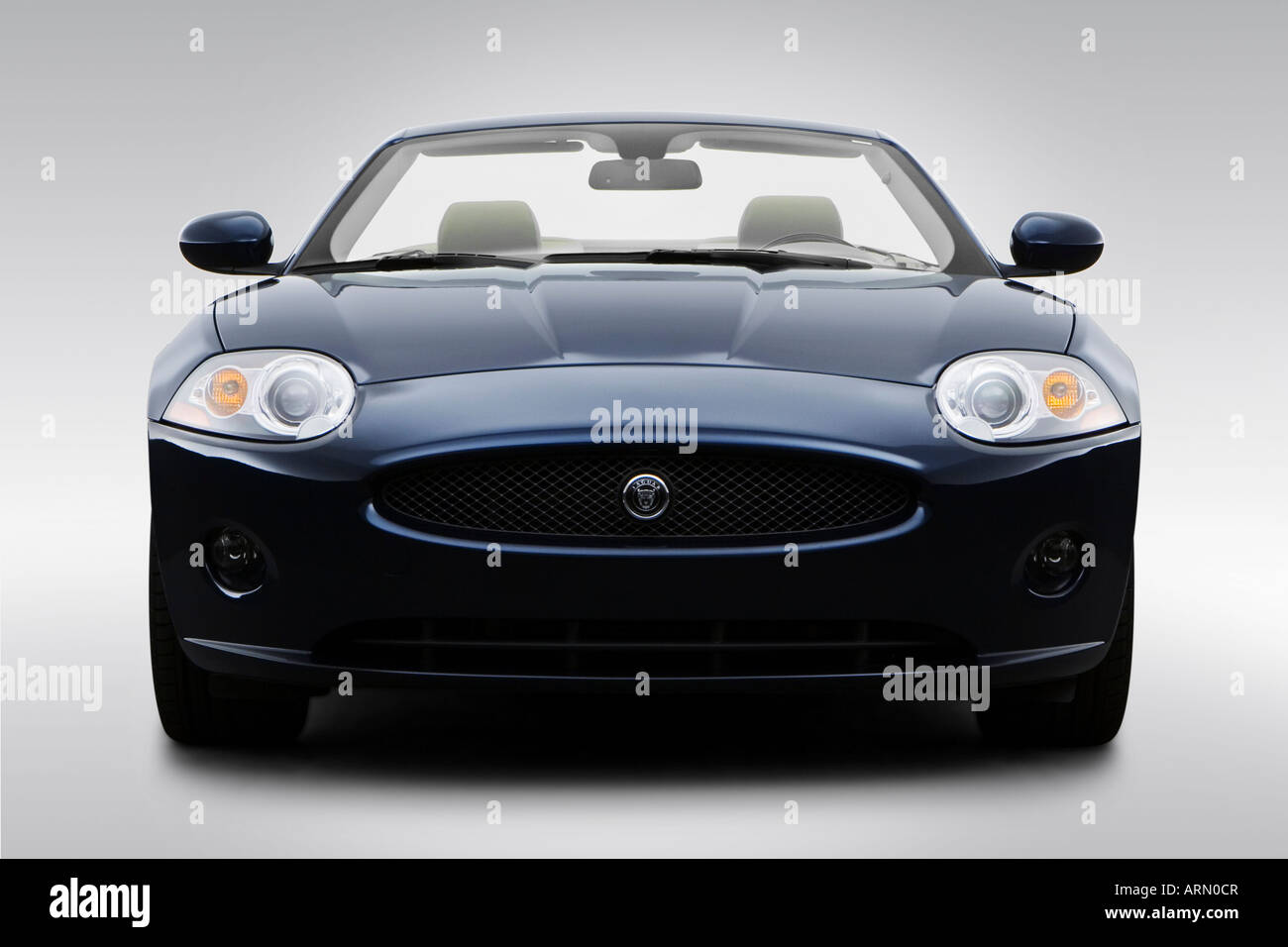 Jaguar xk8 convertible hi-res stock photography and images - Alamy