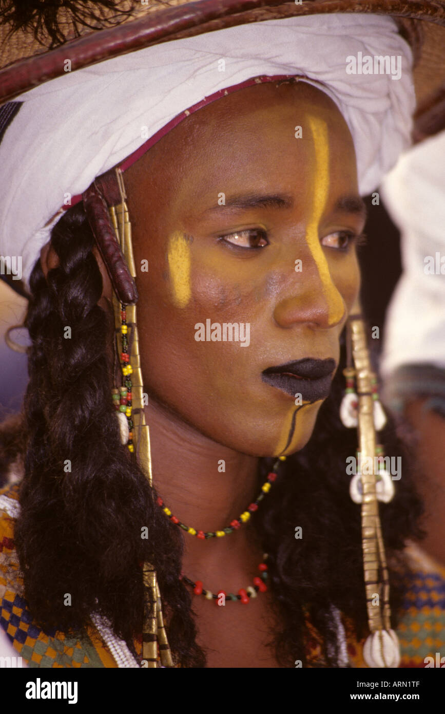 African male dancer west africa hi-res stock photography and images - Alamy