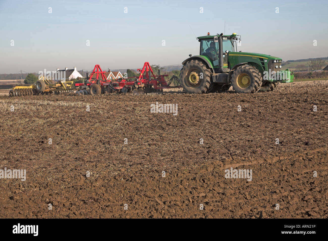 Stubble field hi-res stock photography and images - Alamy