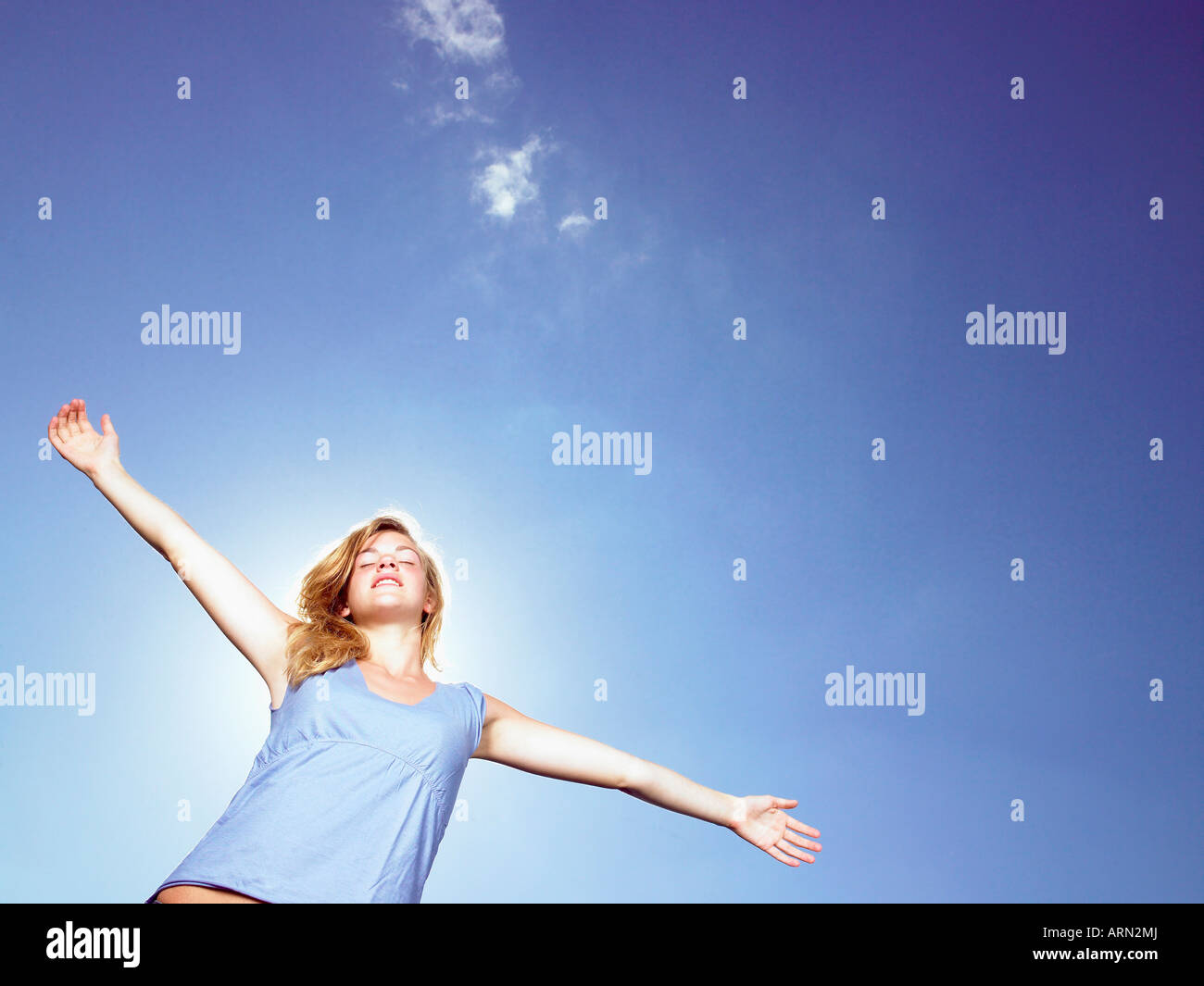 Arms wide hi-res stock photography and images - Alamy