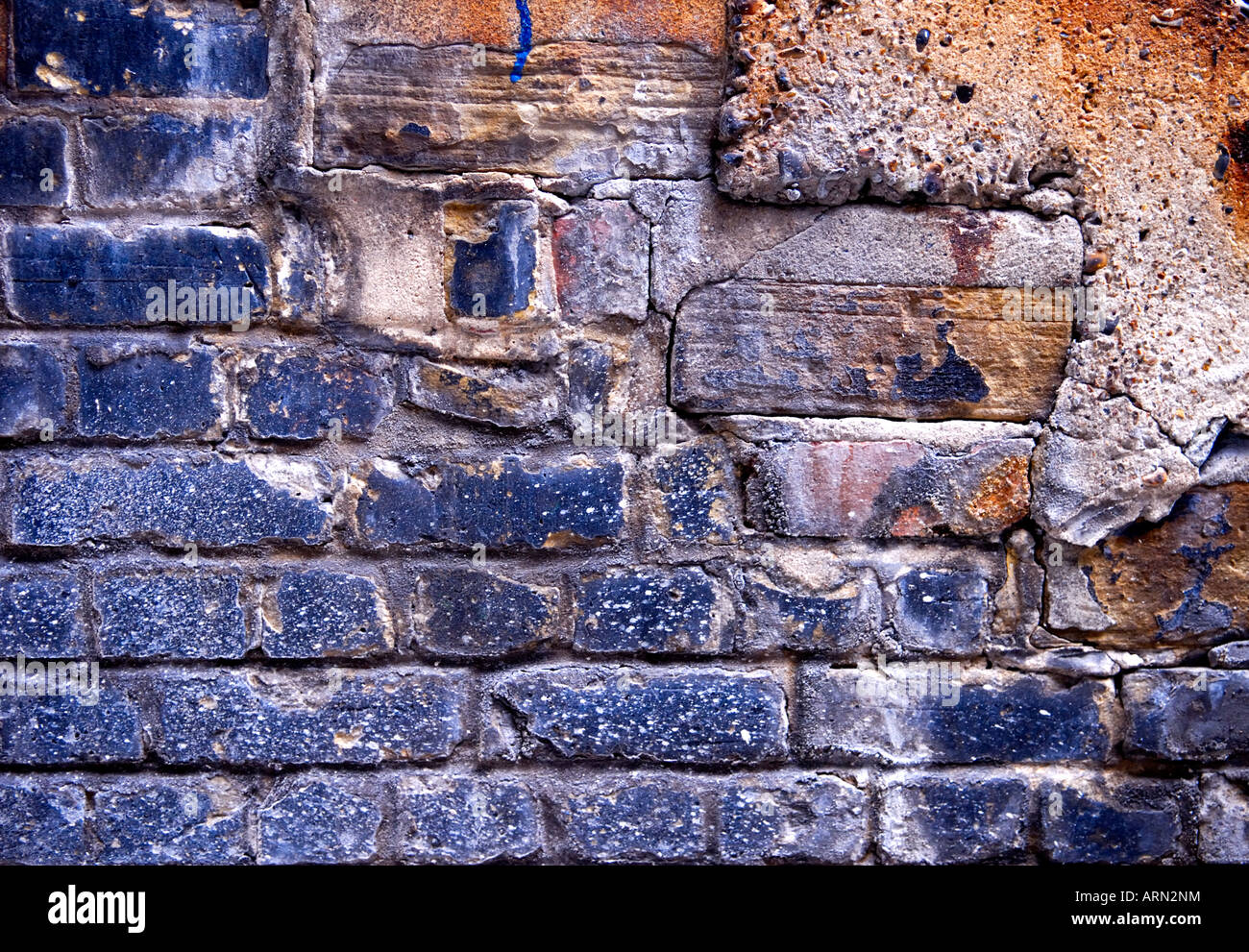 Damaged Bricks and Cement Stock Photo - Alamy