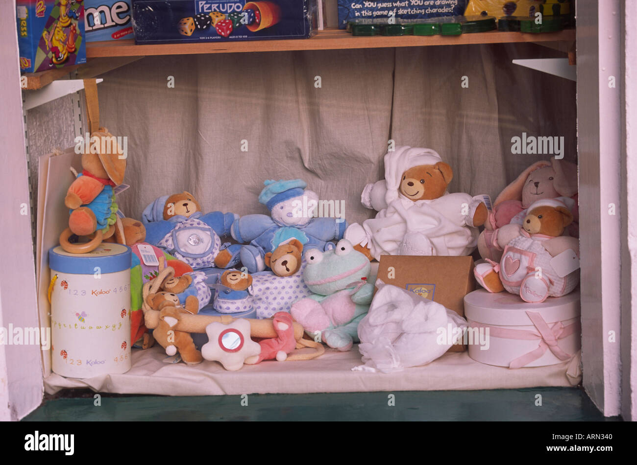 Toy shop window showing teddy bears and other cuddly toys Stock Photo ...