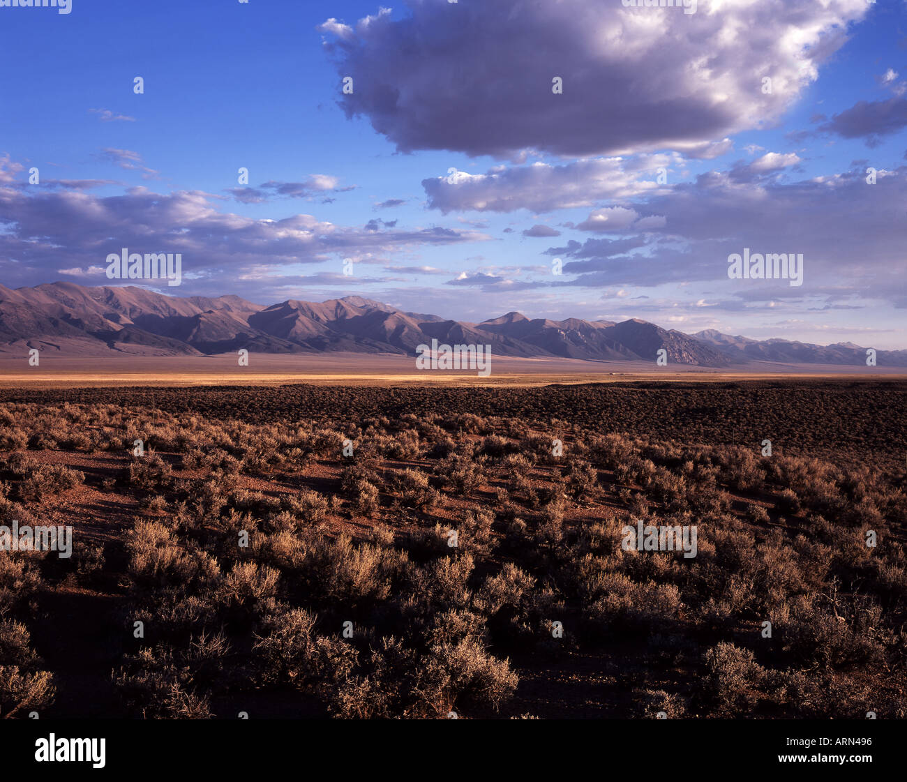 Range and desert along highway 50 west of Eureka Nevada Stock Photo - Alamy
