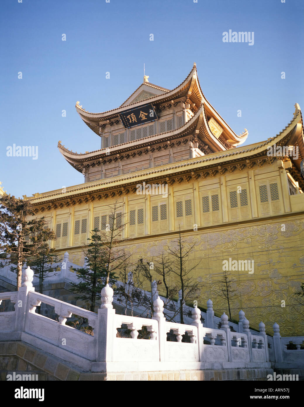 Golden Peak at Emei Shan Stock Photo - Alamy