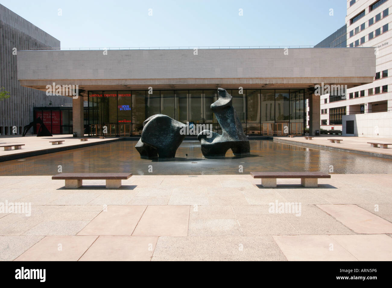 Henry moore sculpture new york hi-res stock photography and images - Alamy