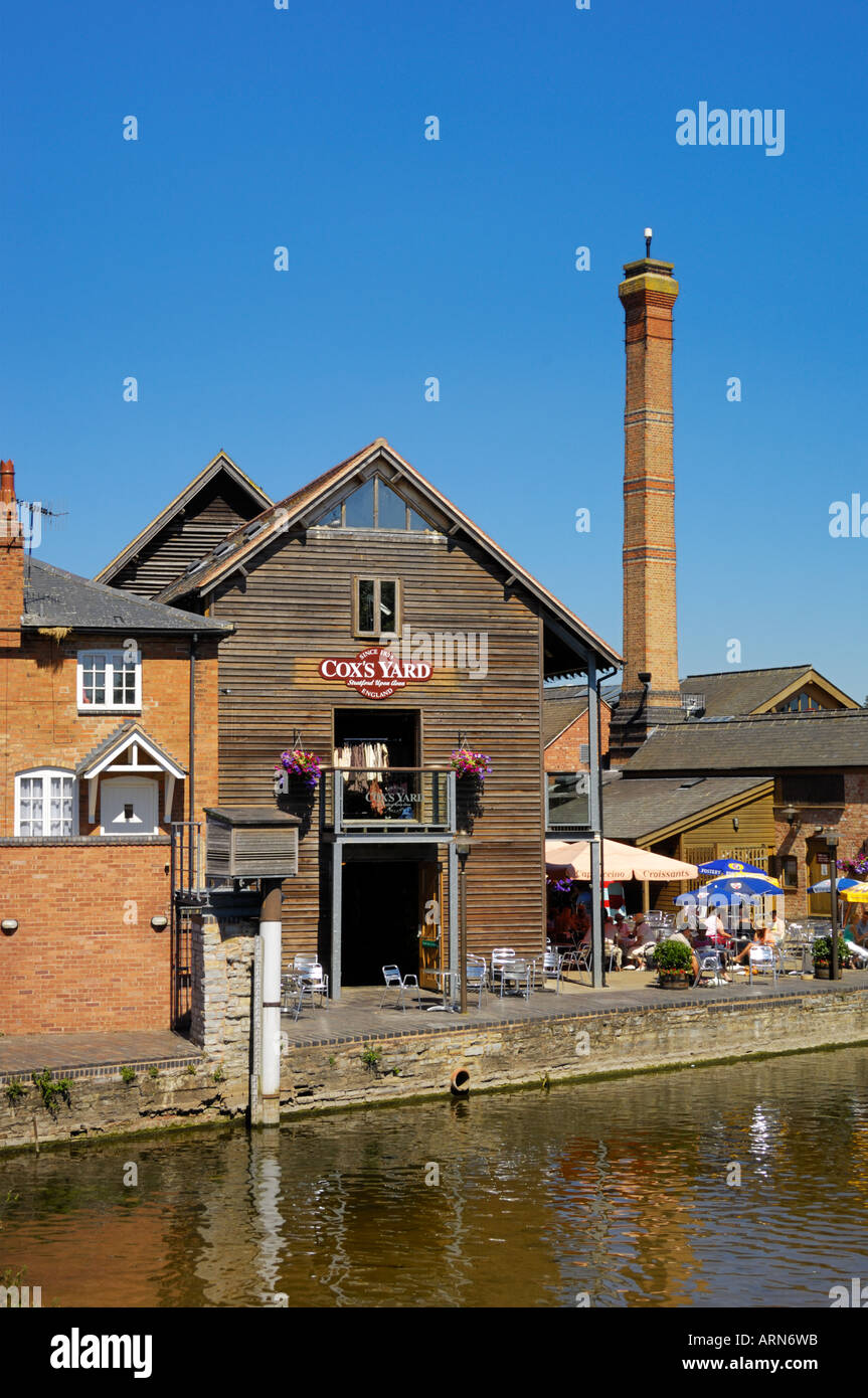 Riverside entertainment complex hi-res stock photography and images - Alamy