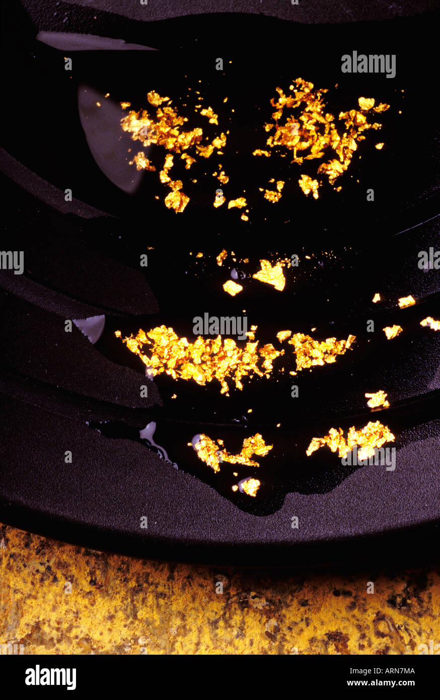 Gold pan hi-res stock photography and images - Alamy