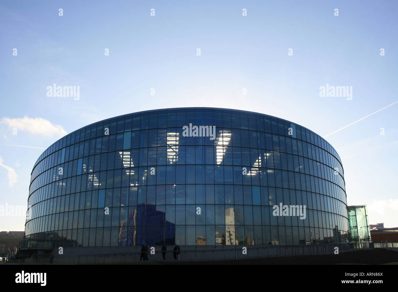 Swimming Pool Cardiff Bay Stock Photo - Alamy