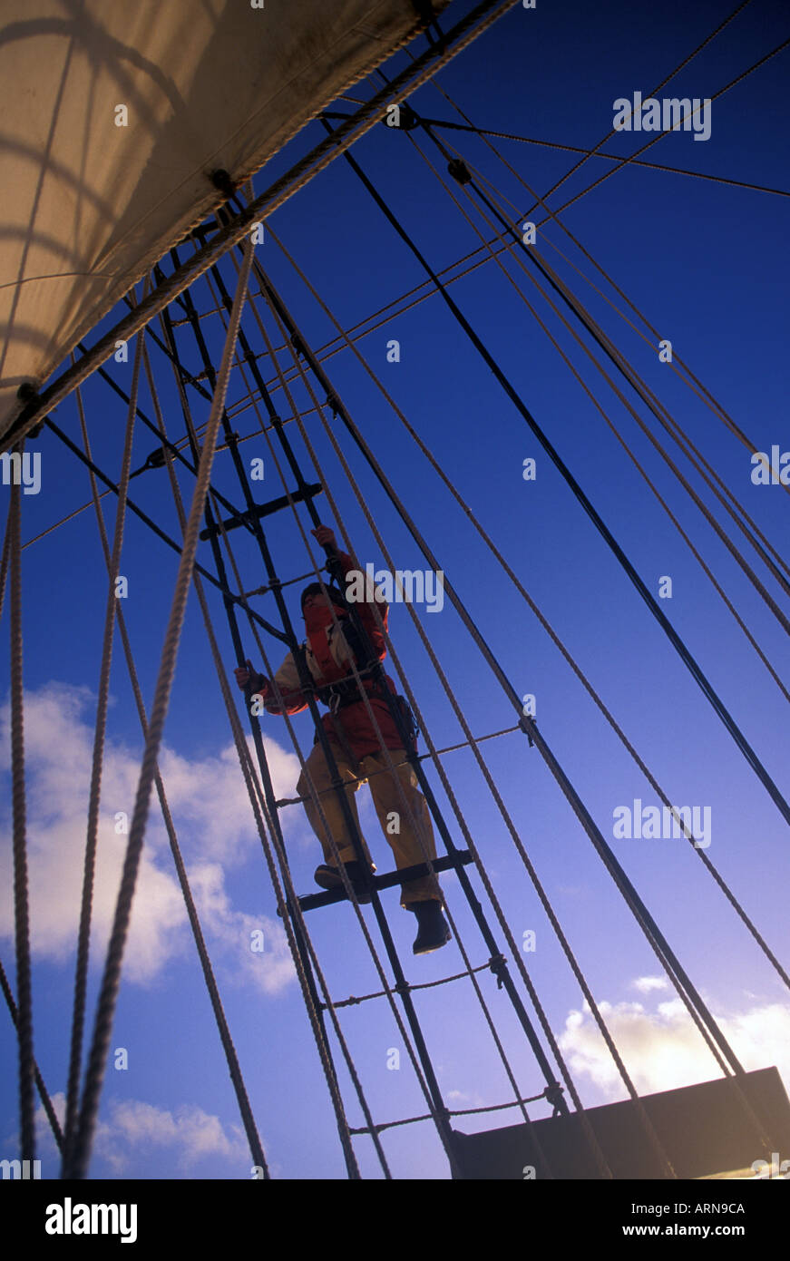 Aloft ship sail rigging hi-res stock photography and images - Alamy