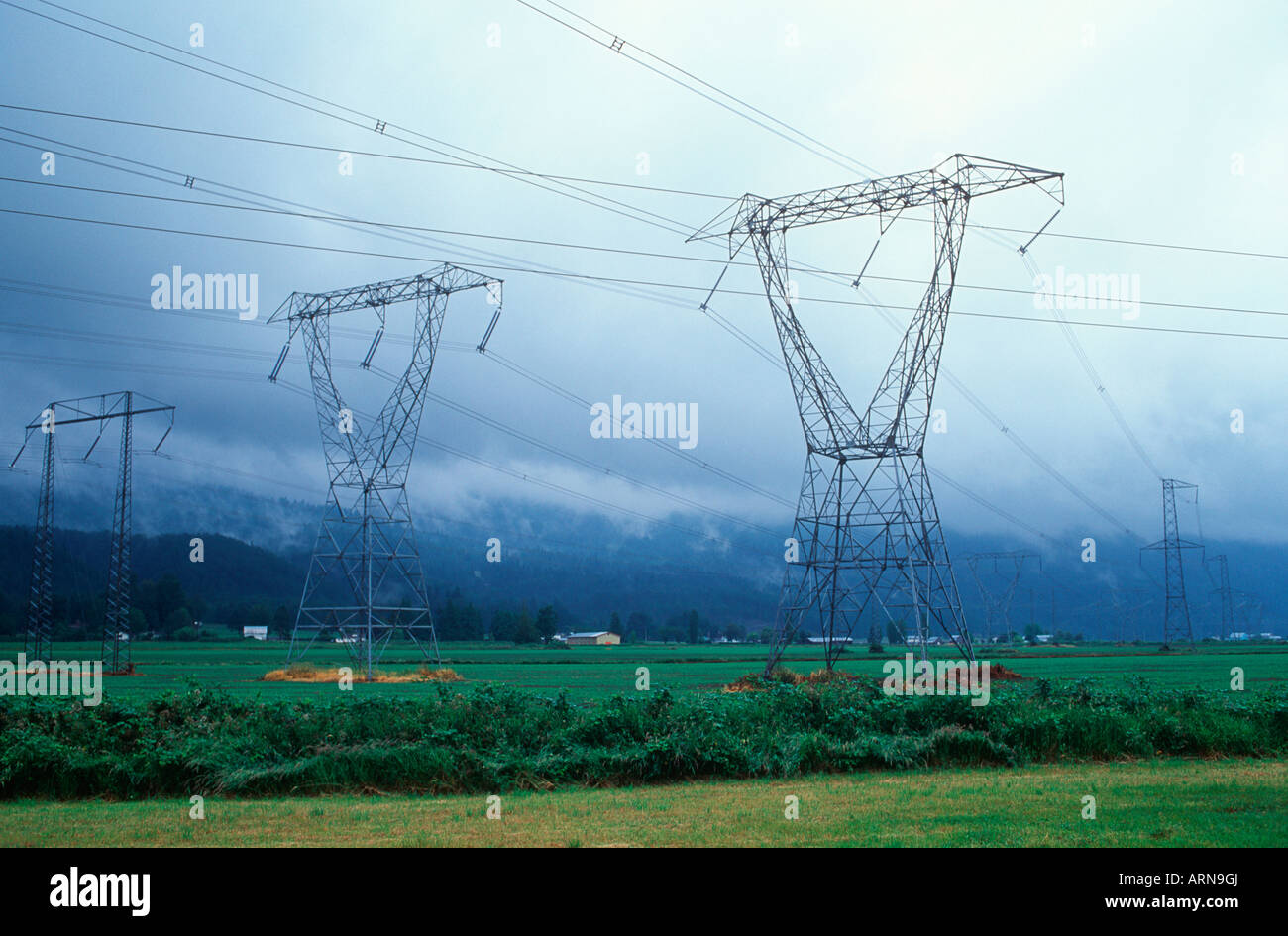 Hydro electric towers hi-res stock photography and images - Alamy
