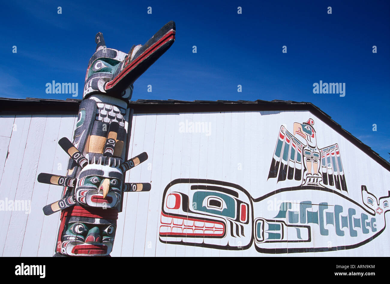 First Nation's totem pole and longhouse, Comox, Vancouver Island ...