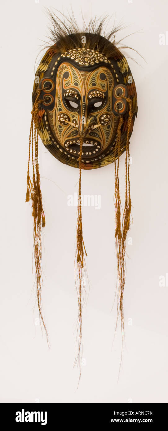 primitive sepik river spirit mask Papua New Guinea Stock Photo - Alamy