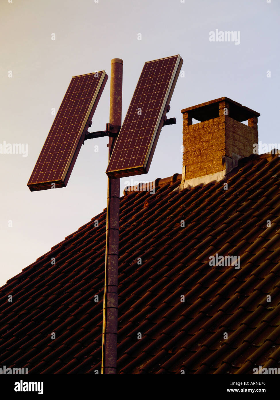 Two small solar panels pole hi-res stock photography and images - Alamy