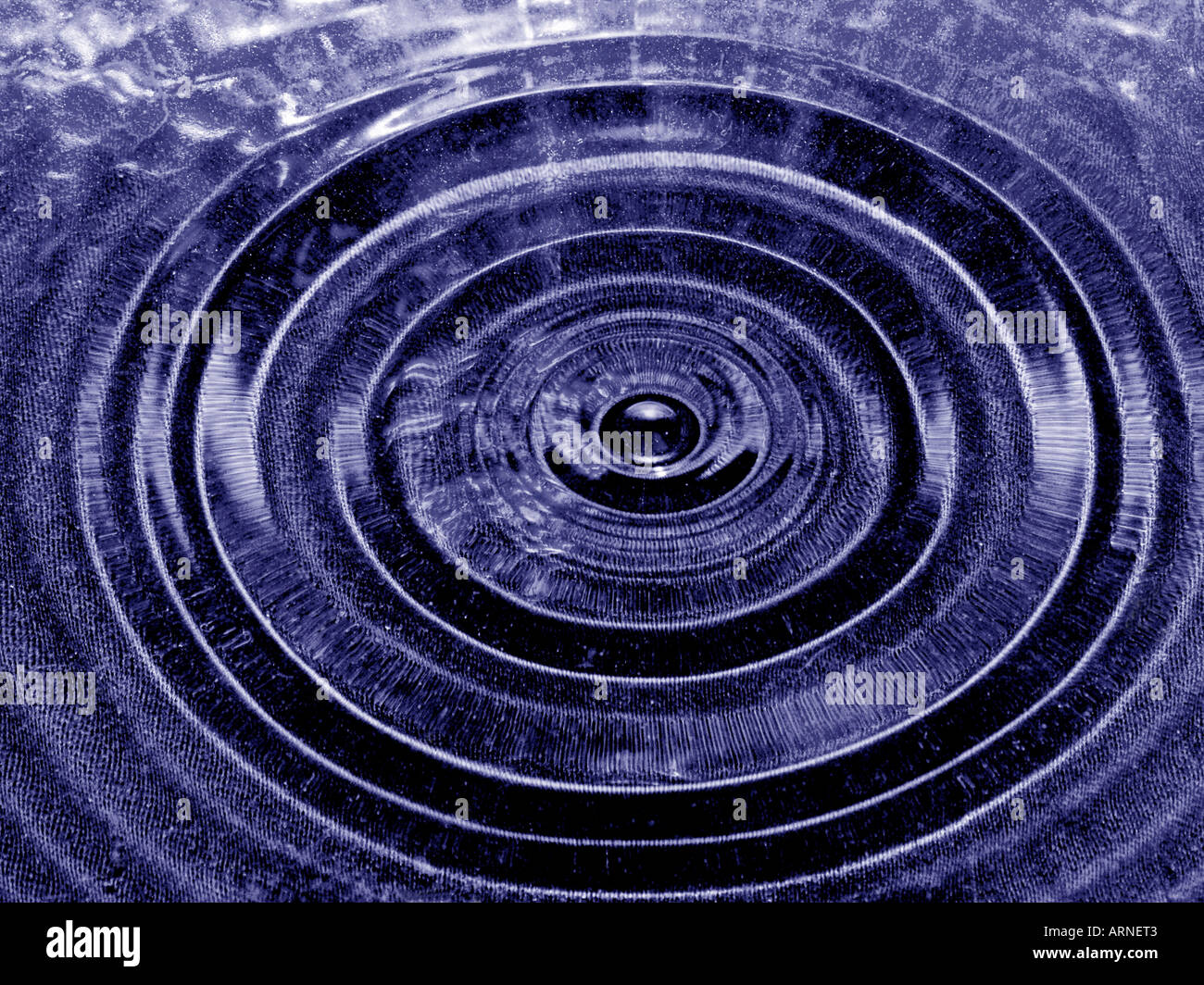 Surface of water with circular ripples Stock Photo - Alamy