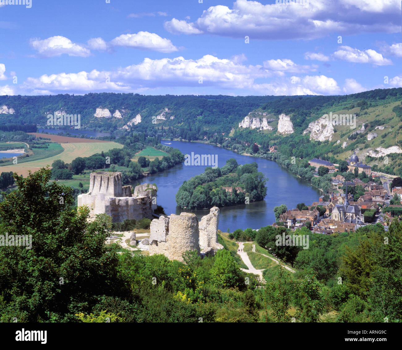 FRANCE NORMANDY LES ANDELYS CHATEAU GAILLARD RIVER SEINE Stock Photo - Alamy