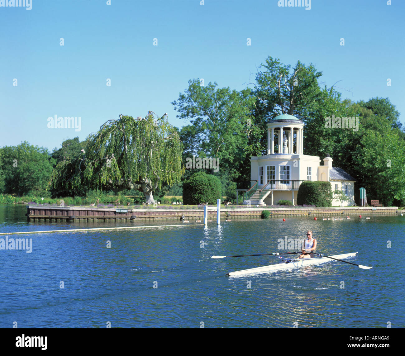 GB BUCKINGHAMSHIRE HENLEY ON THAMES TEMPLE ISLAND AND RIVER THAMES ...