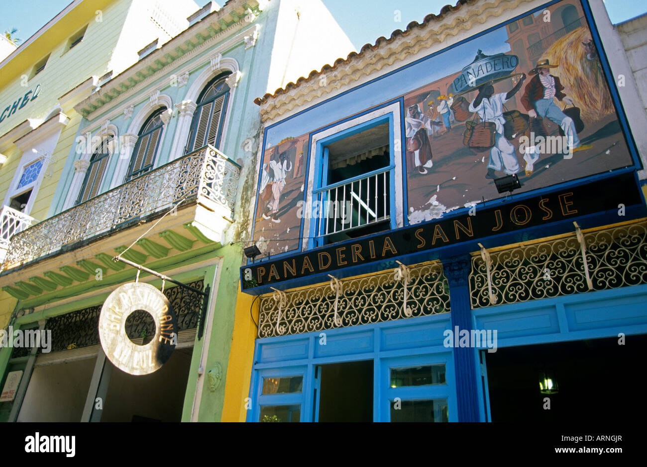 caribbean cuba havana building in the city centre Stock Photo - Alamy
