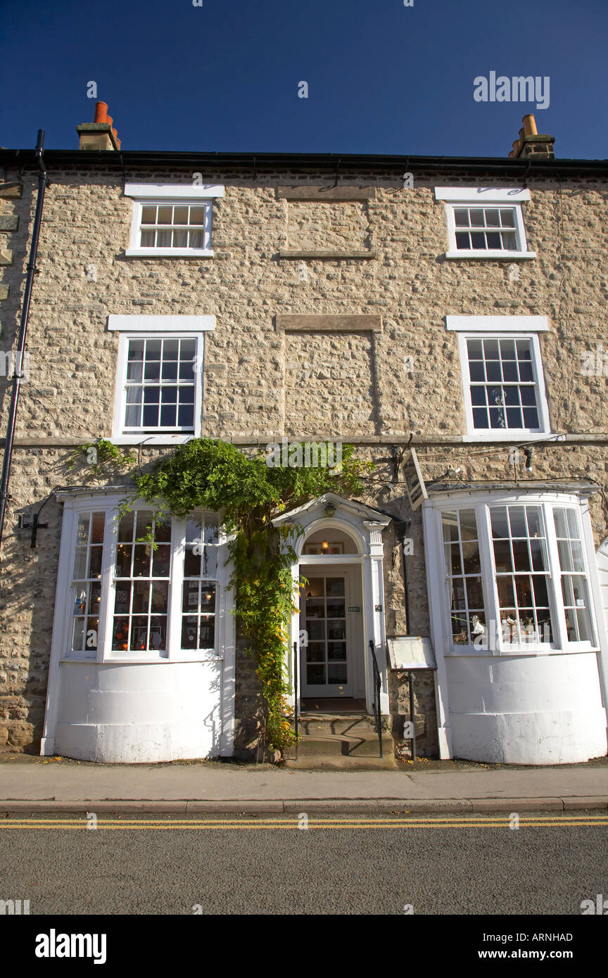 Traditional shop front and building Bridge Street Helmsley North ...