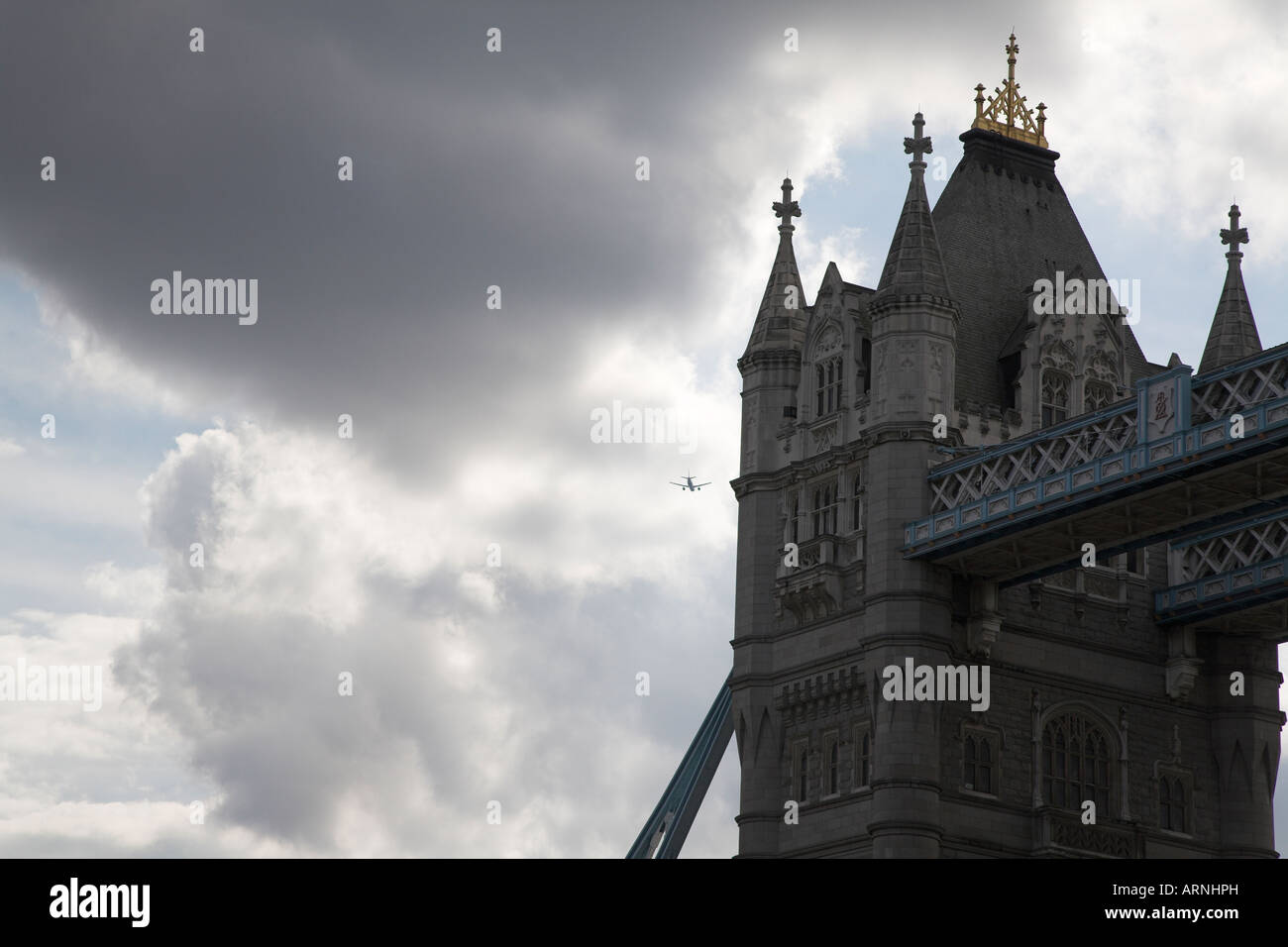 Aeroplane bridge hi-res stock photography and images - Alamy