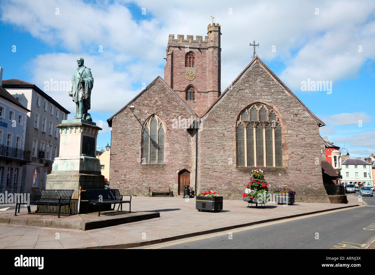 St. Mary's Church and the Duke of Wellington statue, Brecon Stock Photo ...