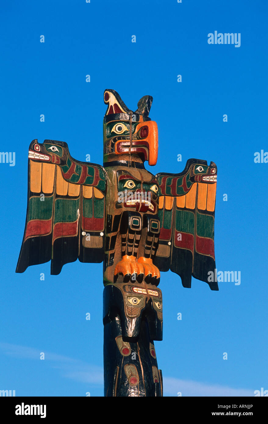 Campbell River, Kwakwakwa' wakw totem details, Vancouver Island ...