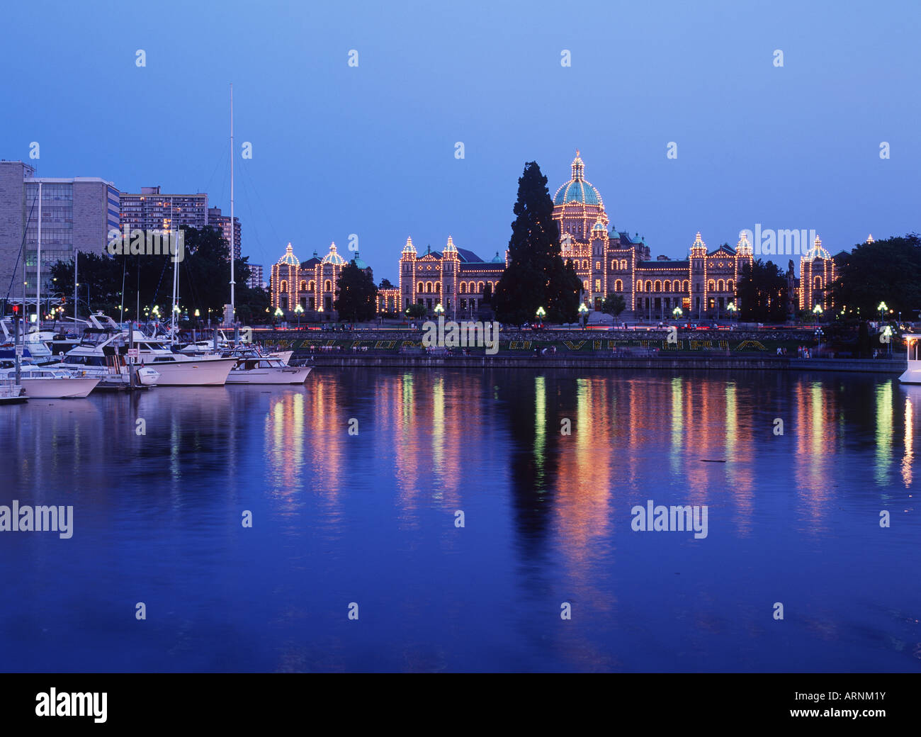 Victorias inner harbor and causeway hi-res stock photography and images ...