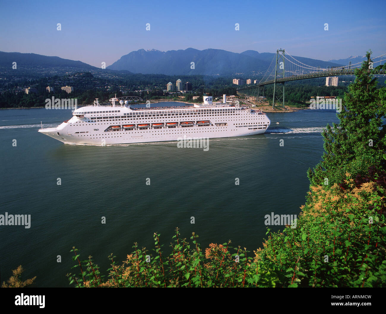 Passenger cruise ship in the Burrard Inlet, Vancouver, British Columbia ...