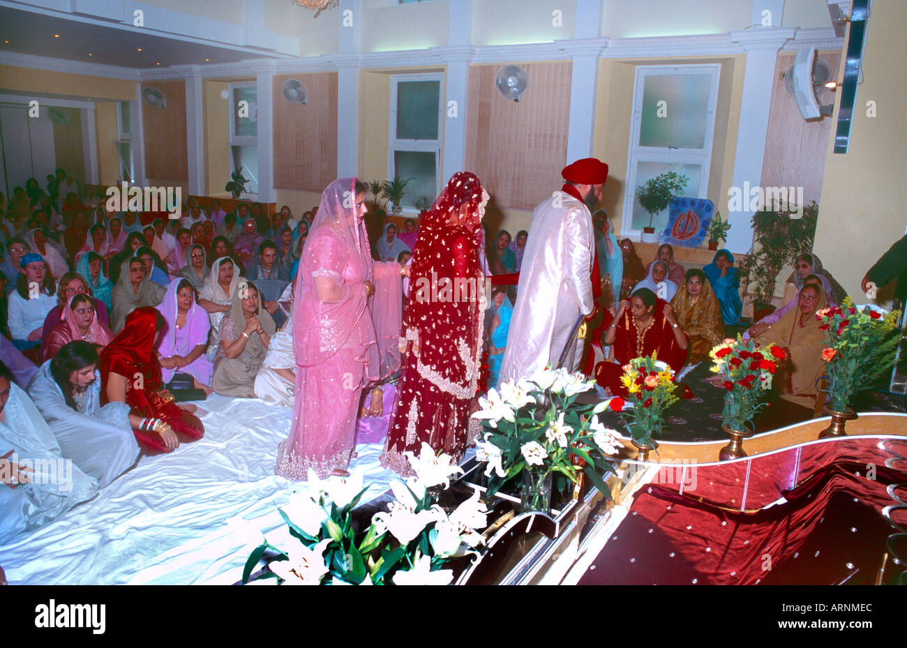 Sikh marriage with the guru granth hi-res stock photography and images ...