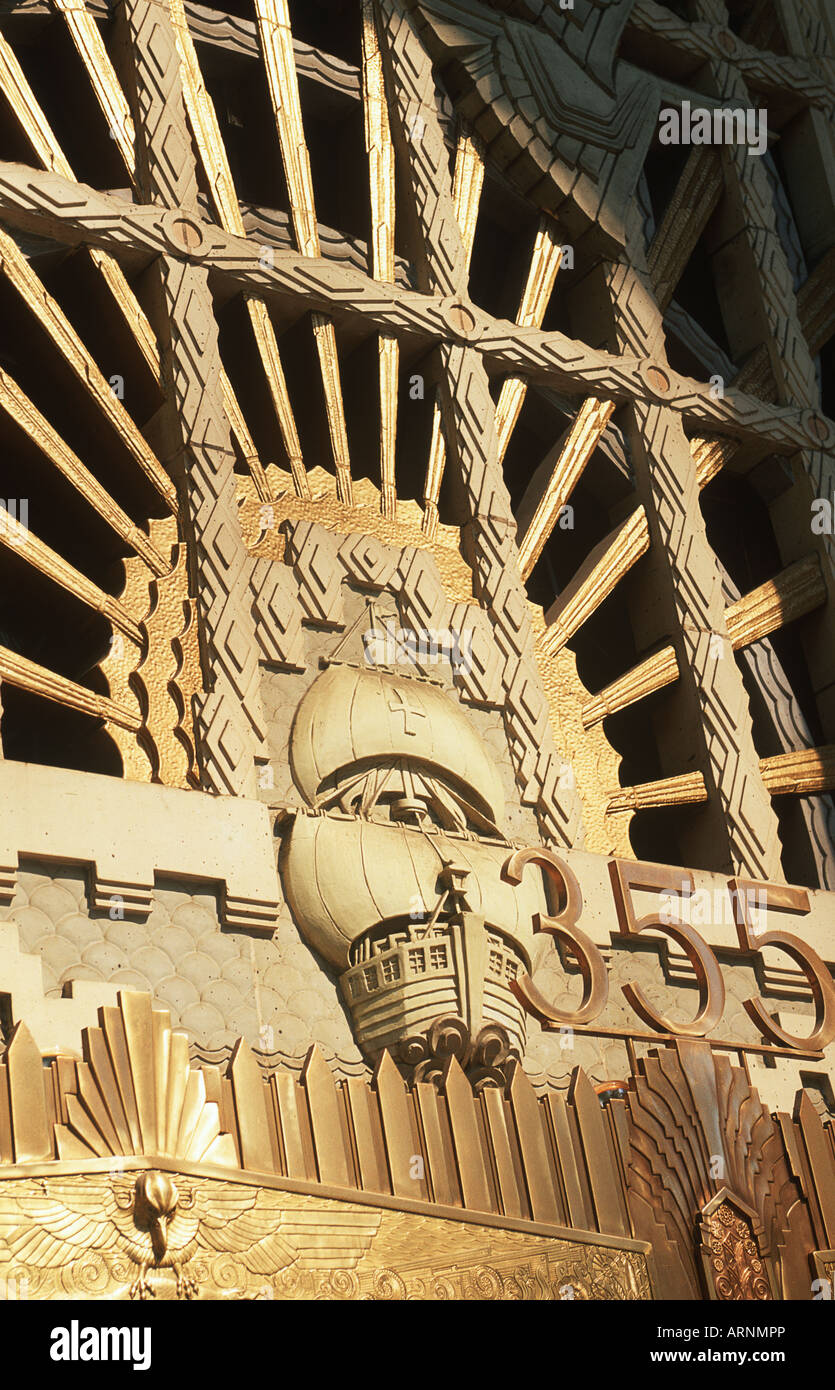 Art deco marine building vancouver hi-res stock photography and images ...