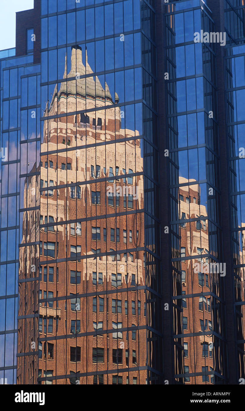 Vancouver skyscraper marine building hi-res stock photography and ...