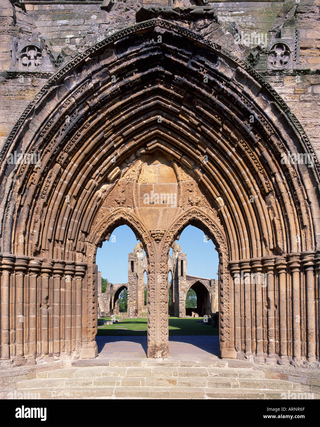 Arch architecture moray hi-res stock photography and images - Alamy