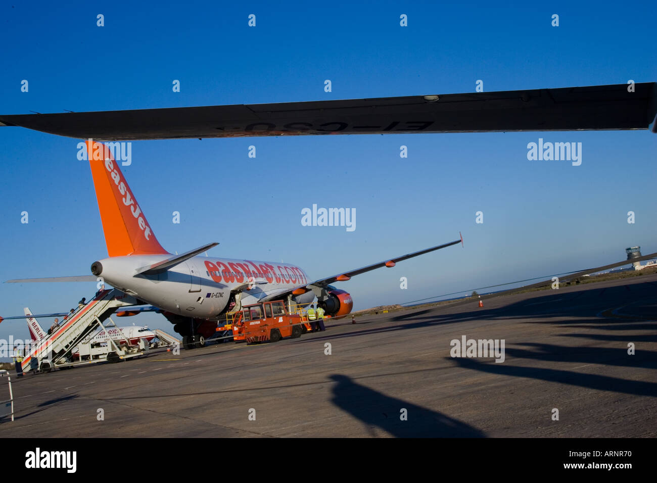 Easyjet airplane hi-res stock photography and images - Alamy