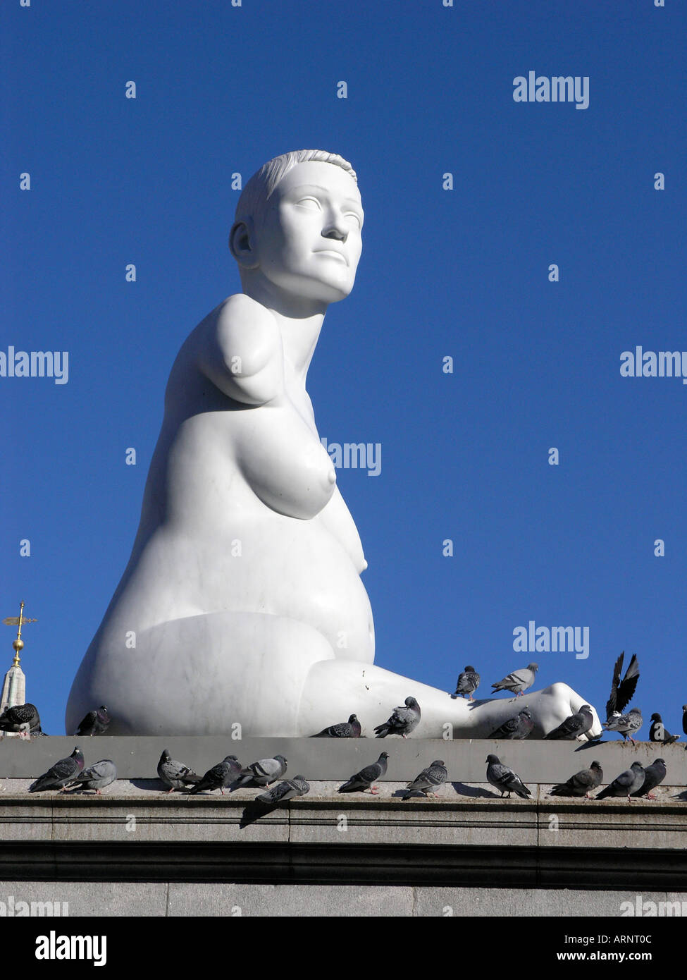 The statue of "Alison Lapper Pregnant" by Artist Marc Quinn in ...