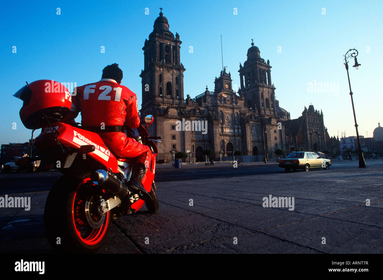 Mexico city cyclists not cycling hi-res stock photography and images ...