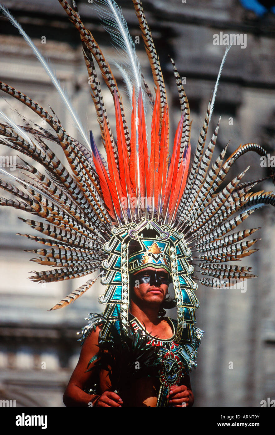 Aztec dancers hi-res stock photography and images - Alamy