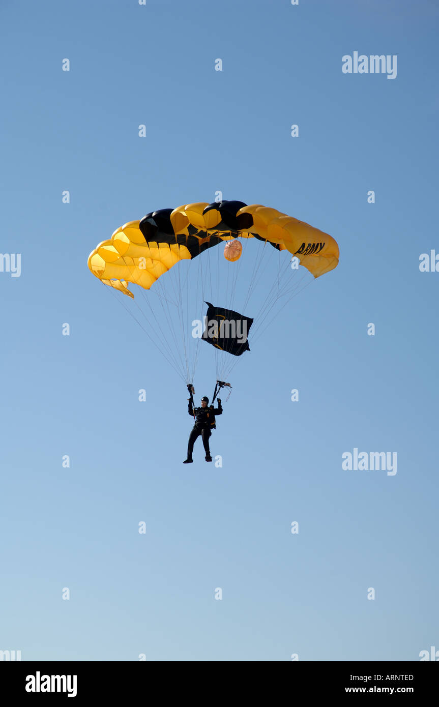 Stunt skydiving skydiver parachute parachuting hi-res stock photography ...