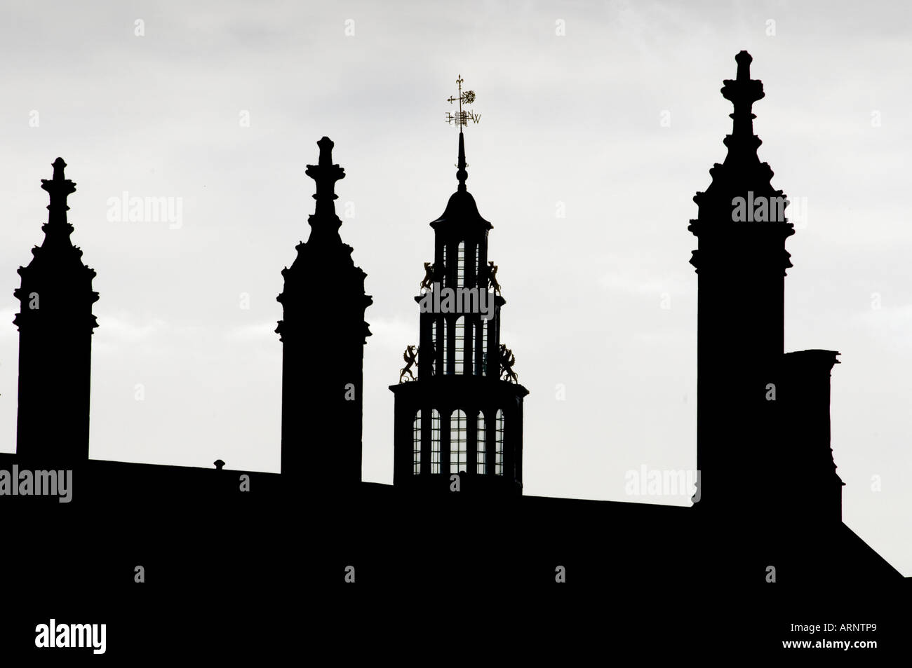 CAMBRIDGE UNIVERSITY CITY ENGLAND KINGS COLLEGE GATE HOUSE ROOF 2006 ...