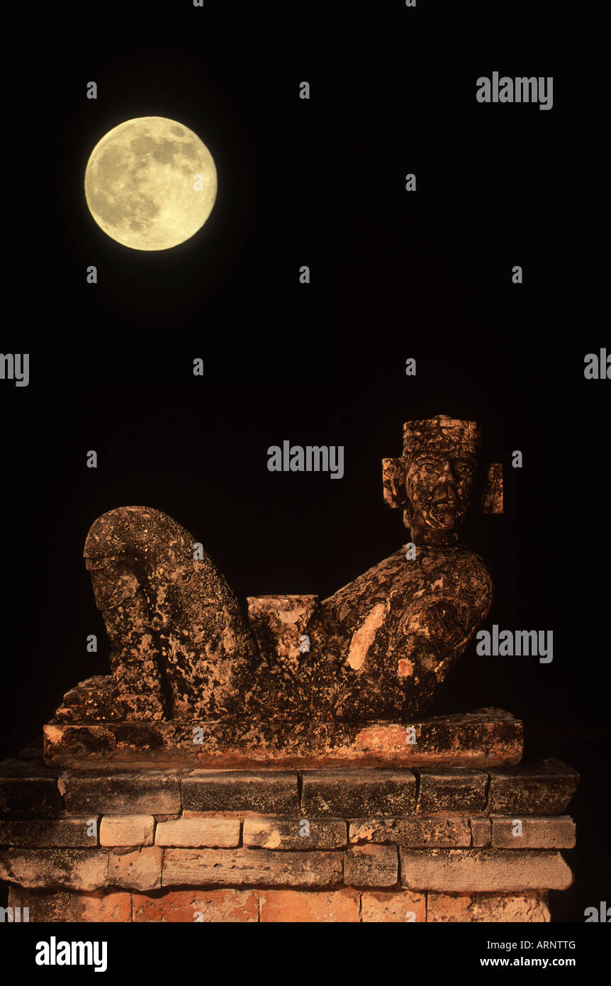 Chac mool figure hi-res stock photography and images - Alamy