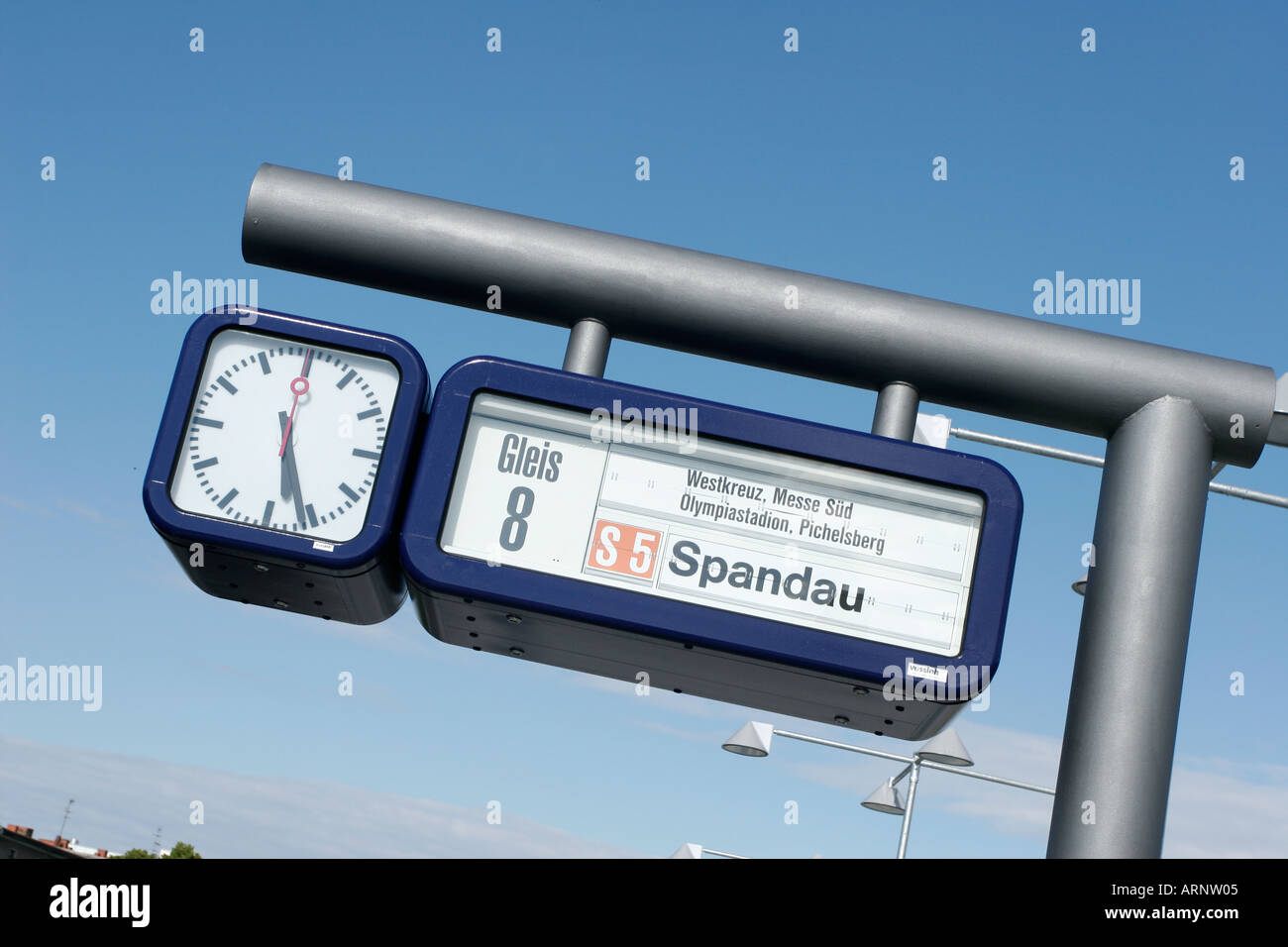 Train destination indicator hi-res stock photography and images - Alamy