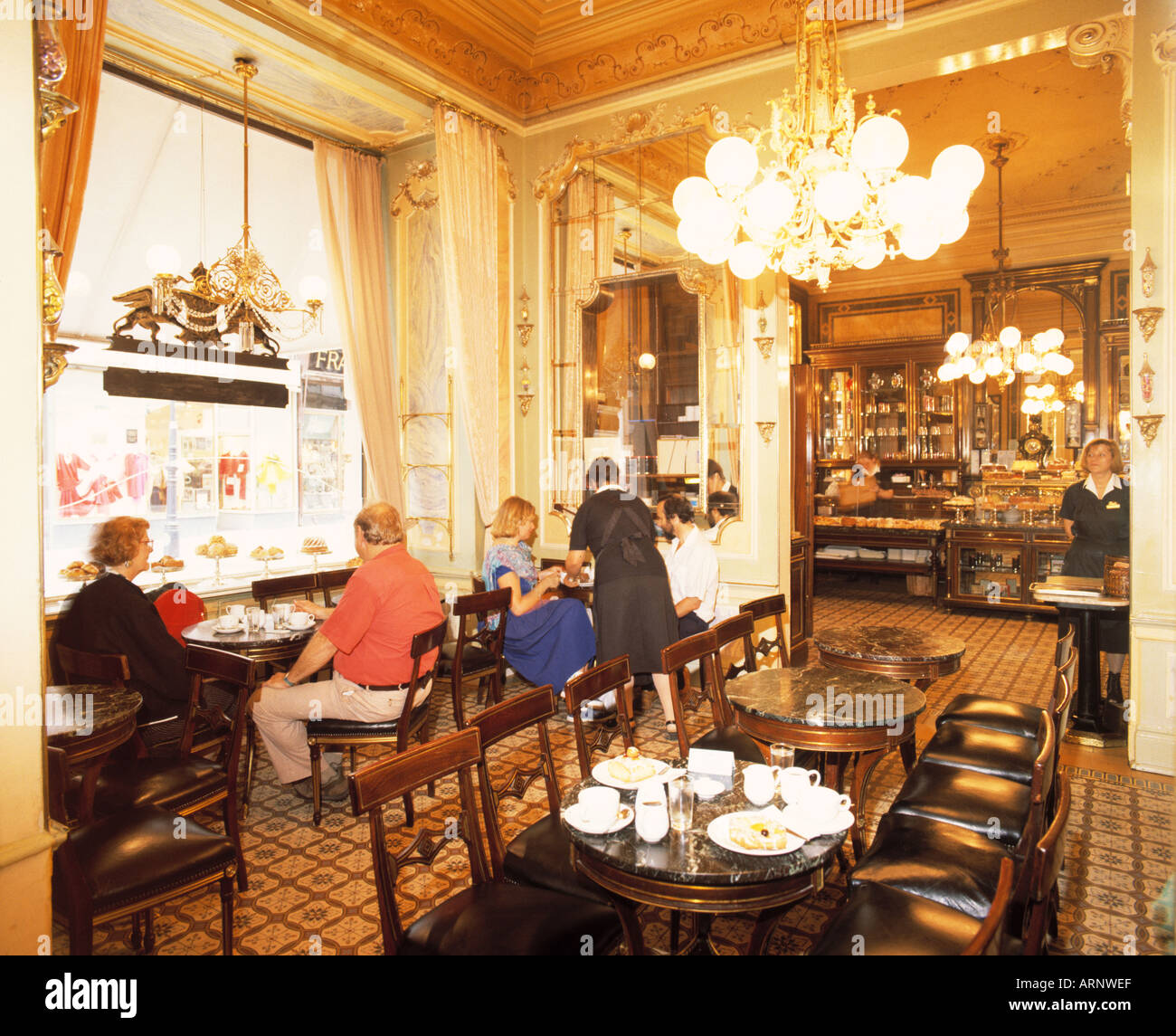 AUSTRIA VIENNA KOHLMARKT DEMELS FAMOUS TEA SHOP Stock Photo - Alamy